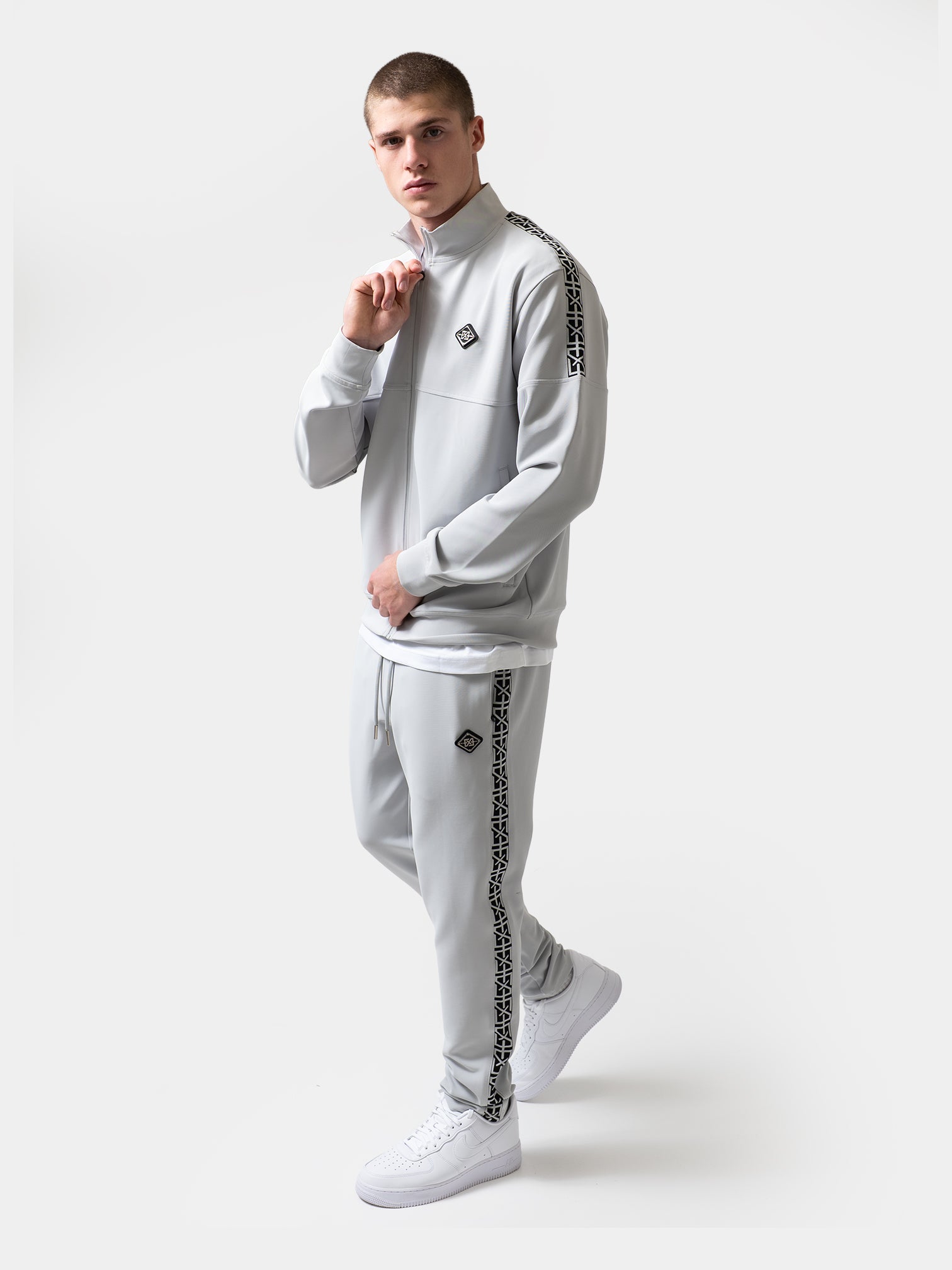 Creator Tracksuit | Light grey – XPLCT STUDIOS